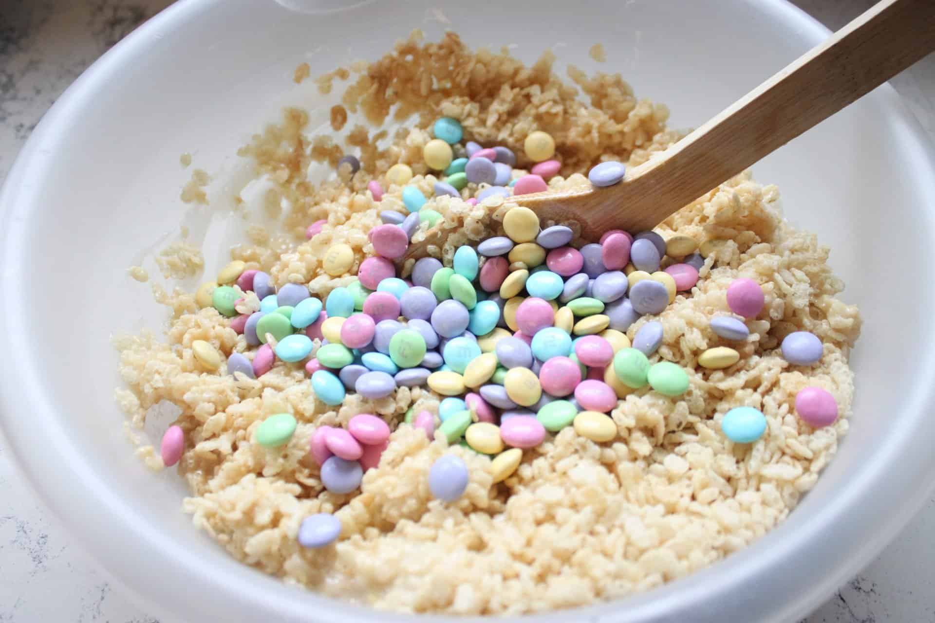 Irresistible Easter M&M Rice Krispie Treats You Can Make with Your Kids ...
